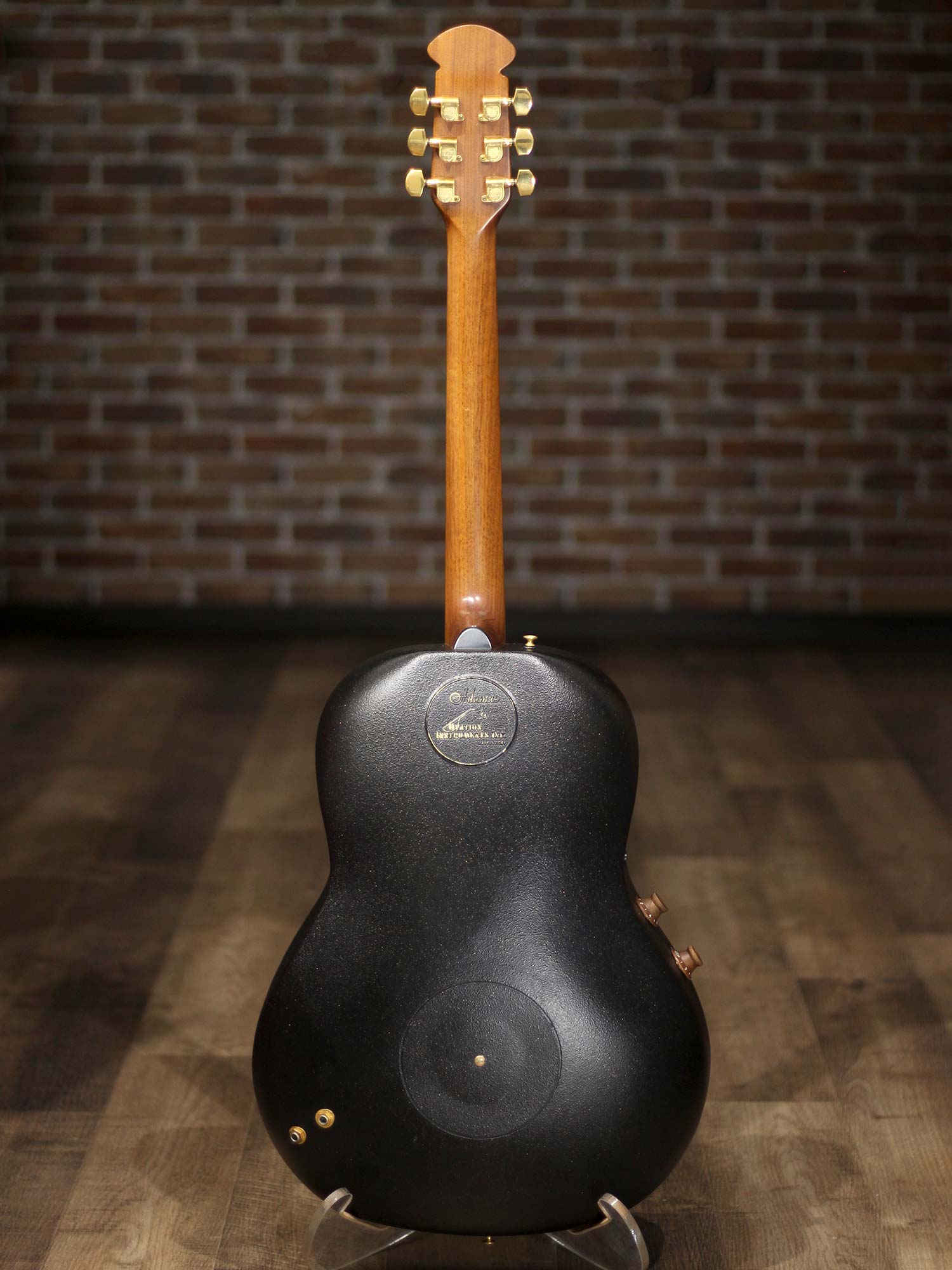Ovation 1984 1687-8 ”Super Adamas Wood Knob”